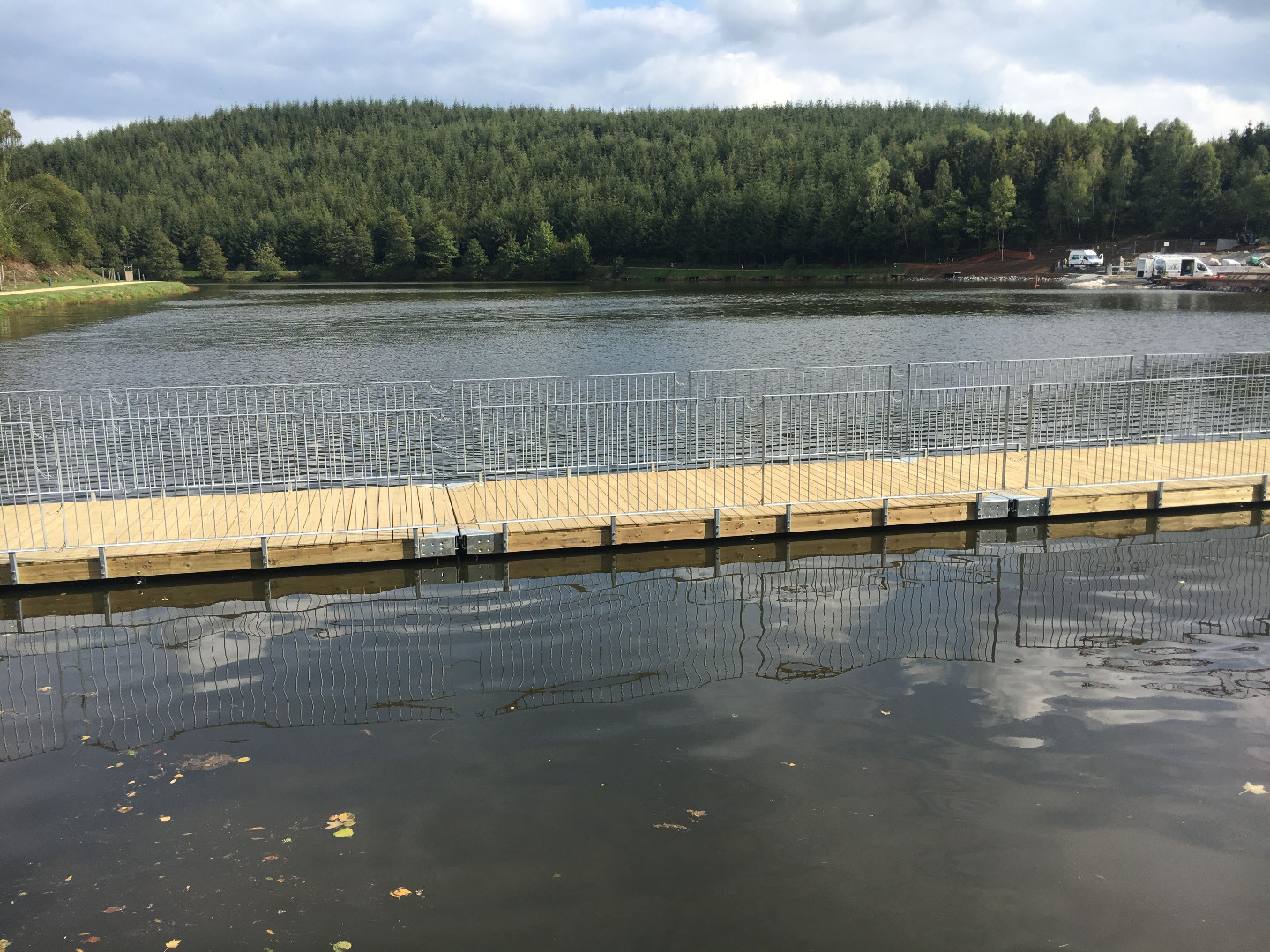 A floating wooden pontoon on Lake Neufchâteau