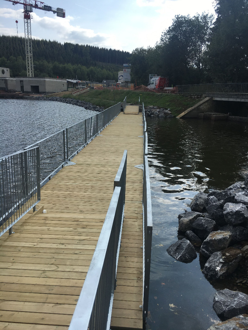 A floating wooden pontoon on Lake Neufchâteau