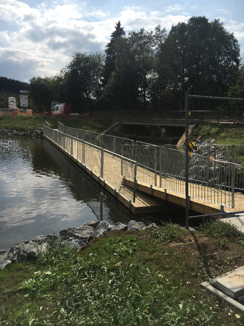 A floating wooden pontoon on Lake Neufchâteau