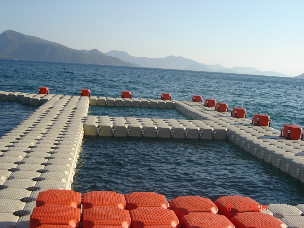 Floating pool | Photos - Dock Marine Europe